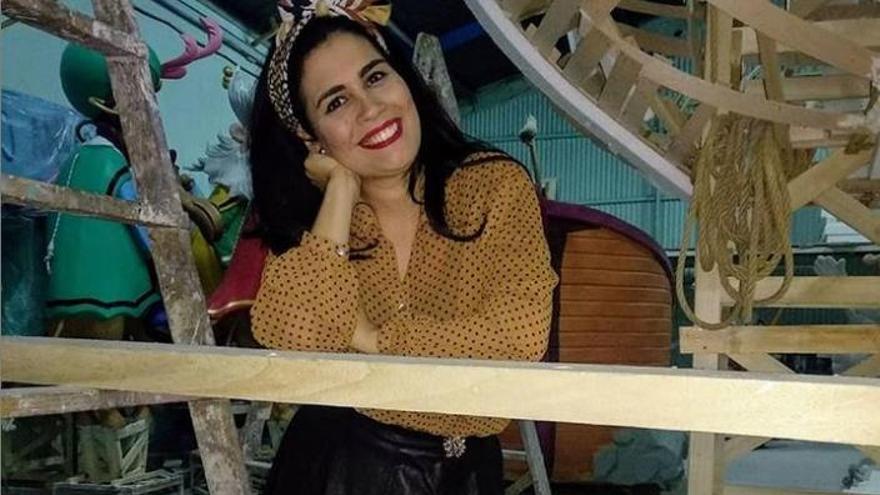 El "book" de Amparo Ordaz, la fallera de "Maestros de la Costura"