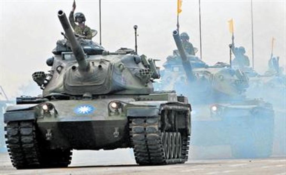 Tanques de guerra a 50.000 euros: Defensa subasta estos carros de combate