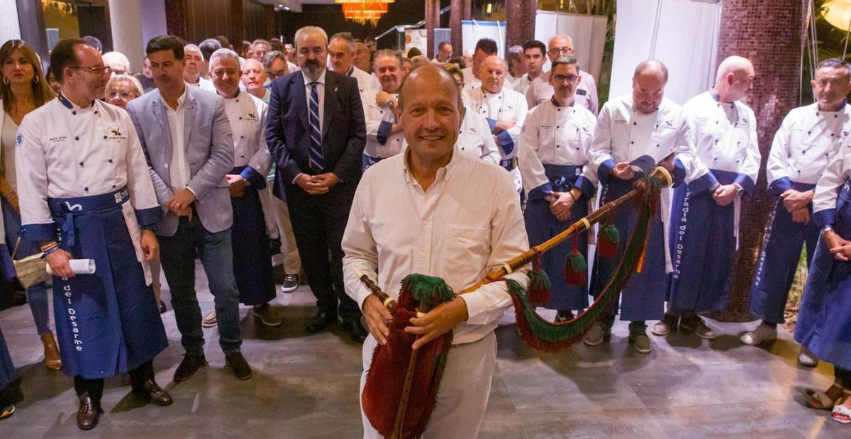 Manolo Linares, López Acuña y el Oviedo, nuevos cofrades de honor del ...