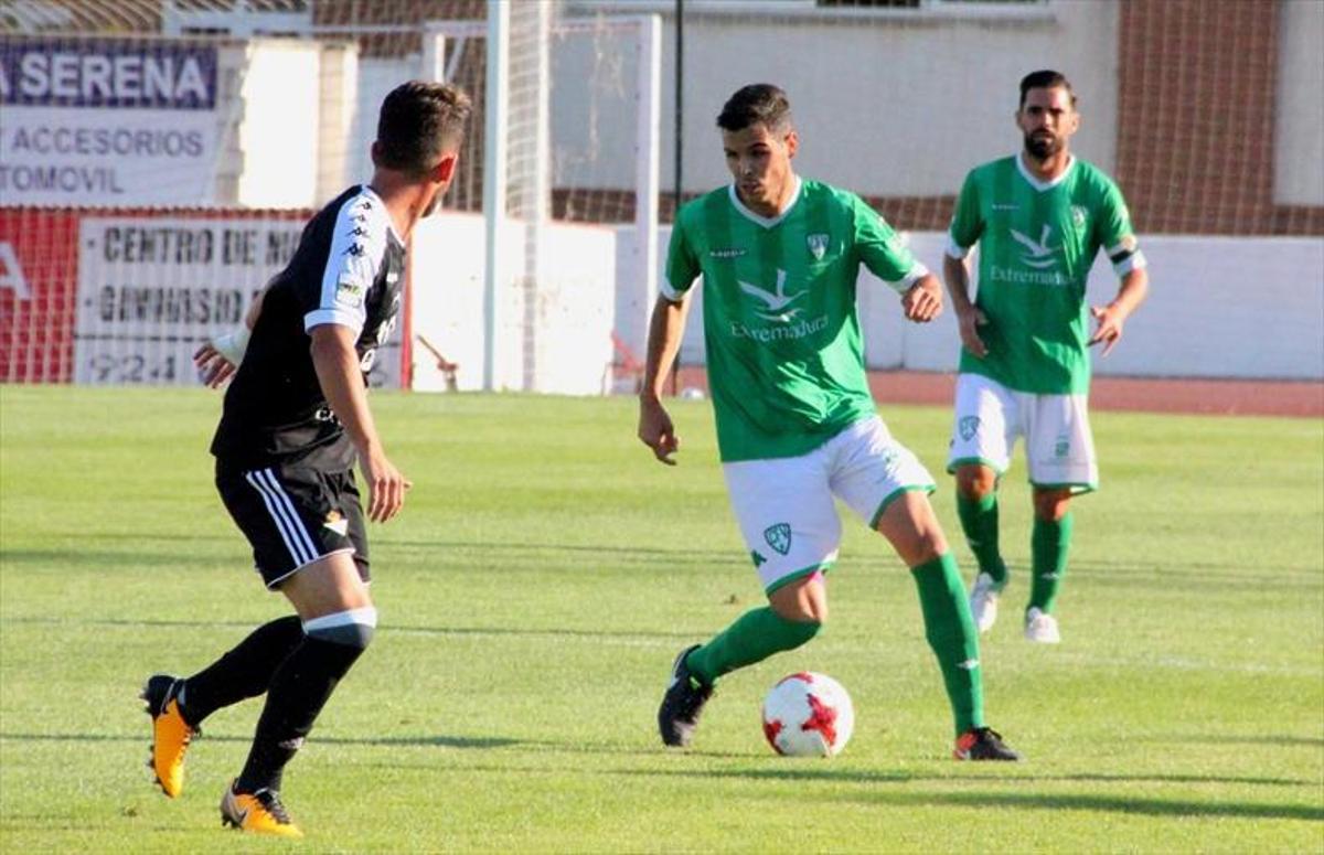 Elías deja el Villanovense para jugar en el Linense de Cobos