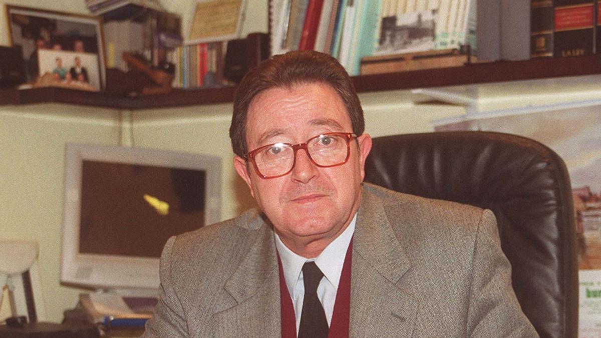 Fallece a los 75 años el abogado gijonés Minervino de la Rasilla