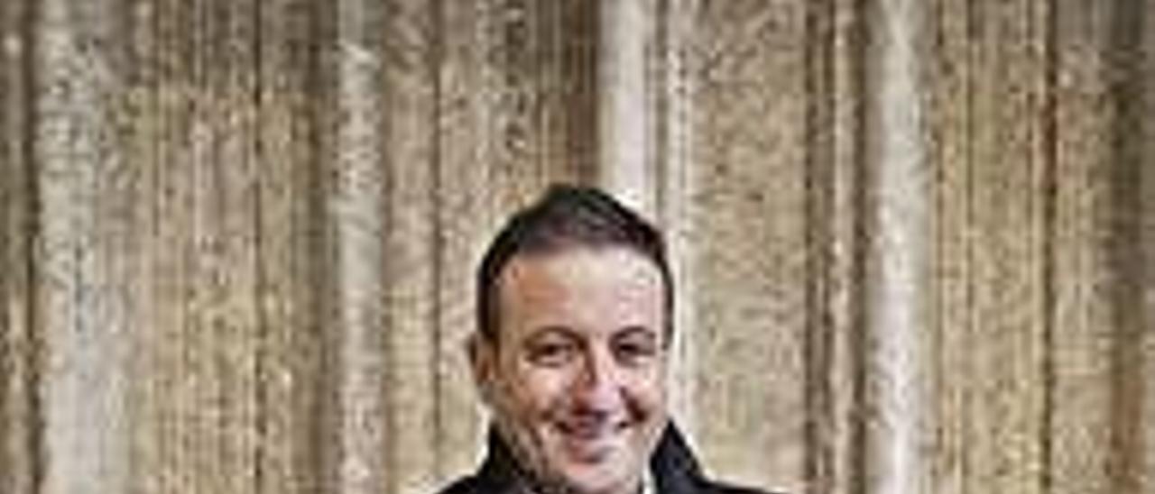 Carlos Mena: "Esta propuesta trata con respeto e ingenio los mundos del ...