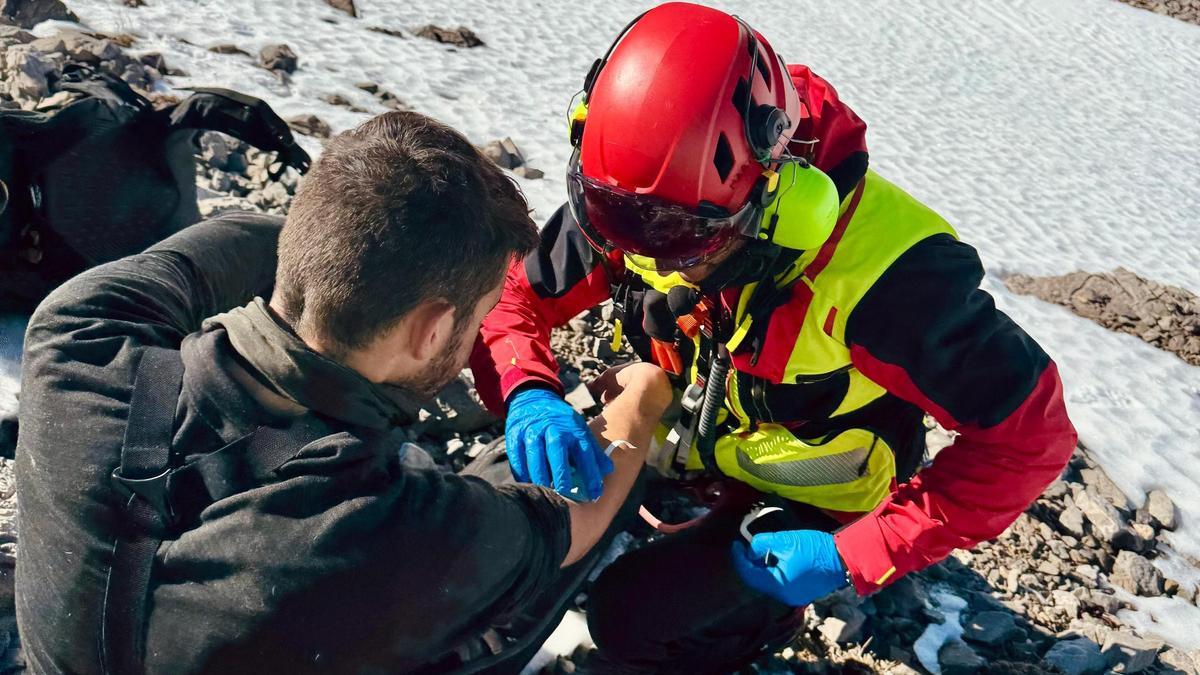 RESCATE MILAGROSO EN PICOS | La atención inicial de los rescatadores ...