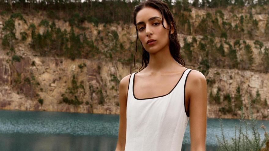 Acaban de llegar a Zara los 7 vestidos más juveniles y hacen tipazo