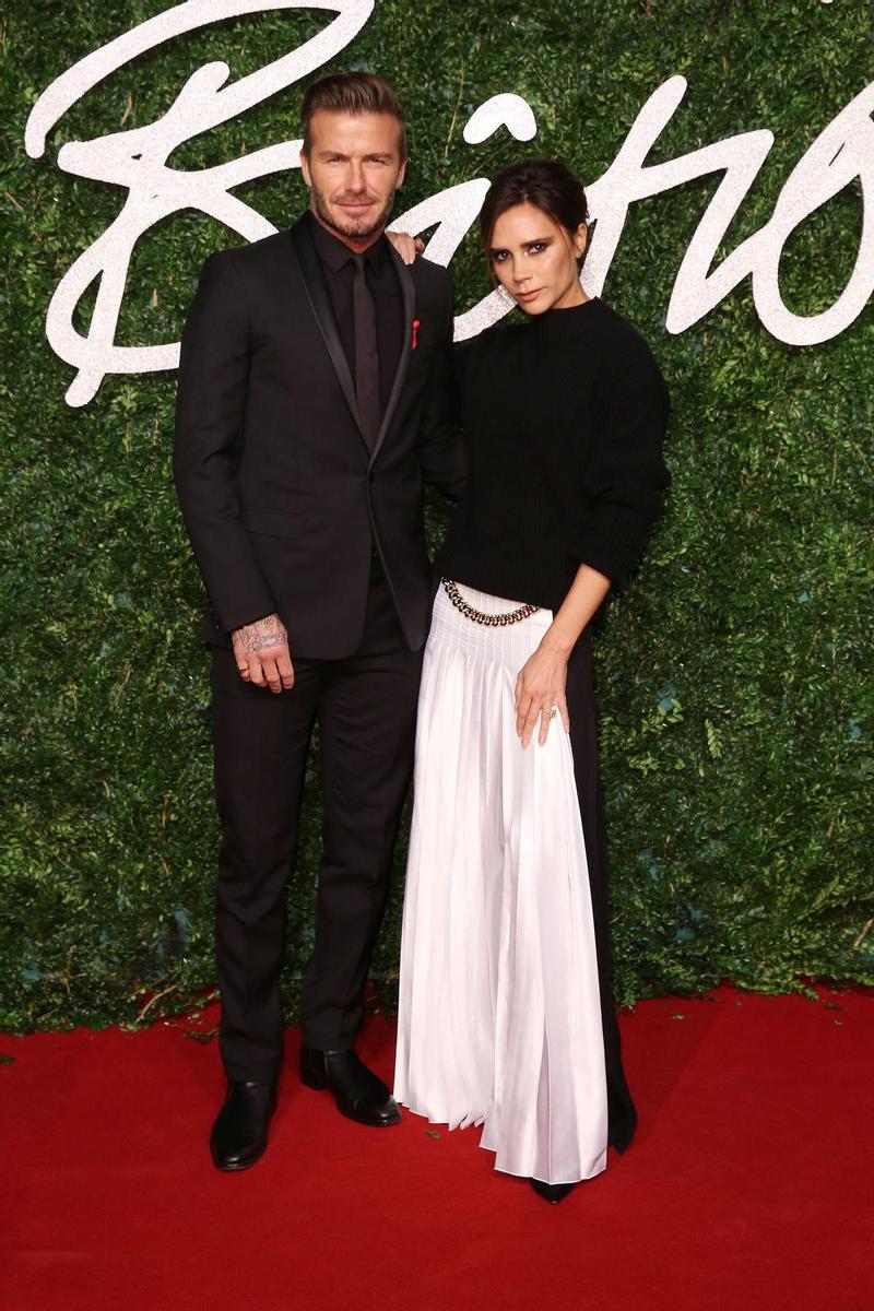 ¿Dónde está el brazo derecho de Victoria Beckham? - Woman