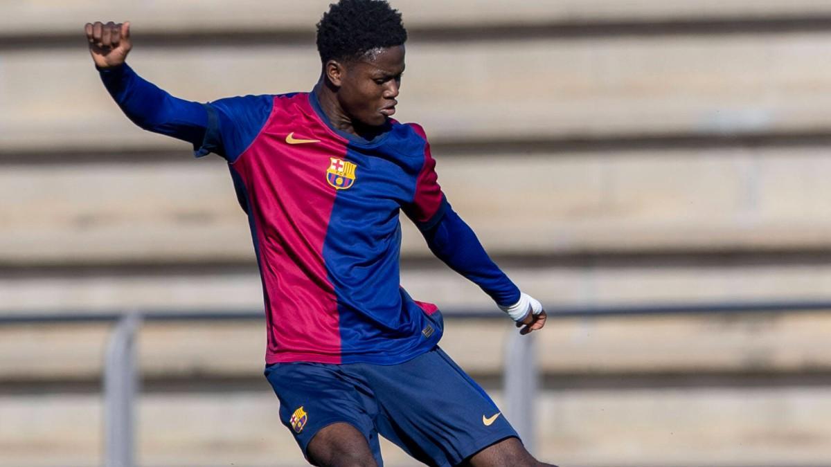 Nueva genialidad de Ebrima Tunkara que se consolida en el 11 ideal de La Masia