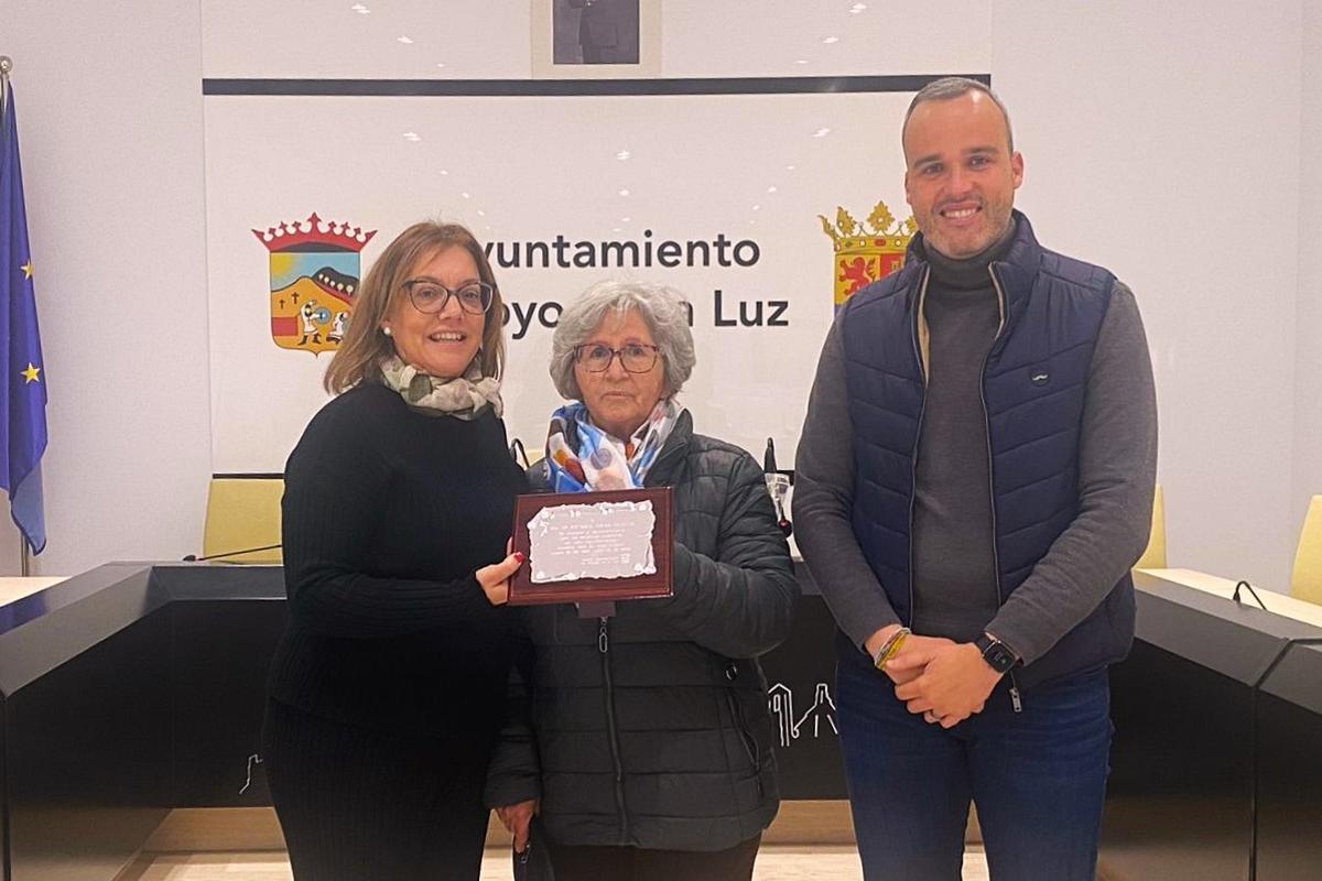 Homenaje a Victoria Arias, Julio Lino y José Vaquero, jubilados de ...