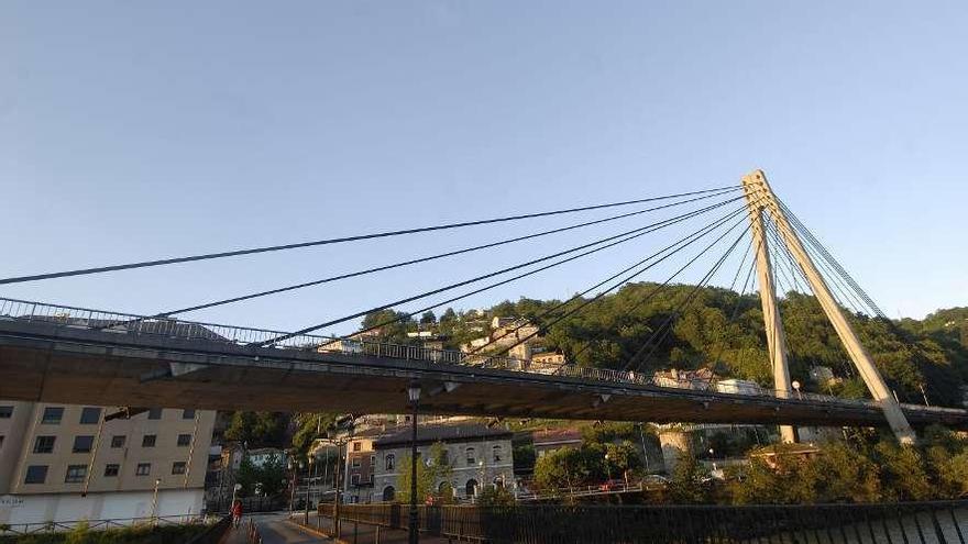 El puente del embalse de Barrios de Luna será rehabilitado a partir del ...