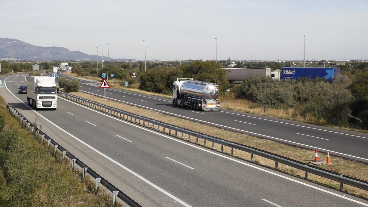 BENICARLÓ, ACCIDENTE | El susto de una conductora en la AP-7 en ...