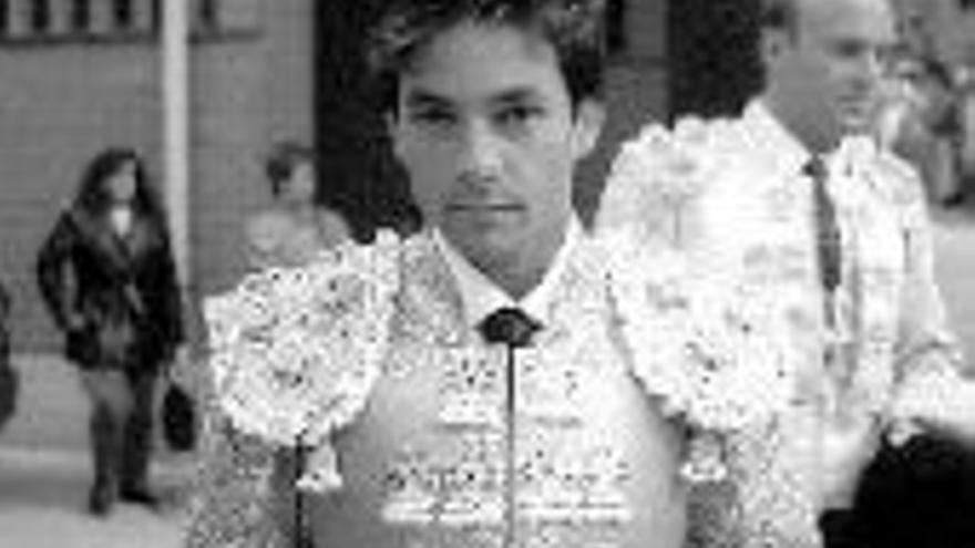 Ricardo Torres regresa hoy a Zaragoza tras su cogida en Perú