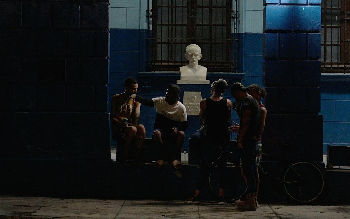 Imágenes de una Cuba a oscuras