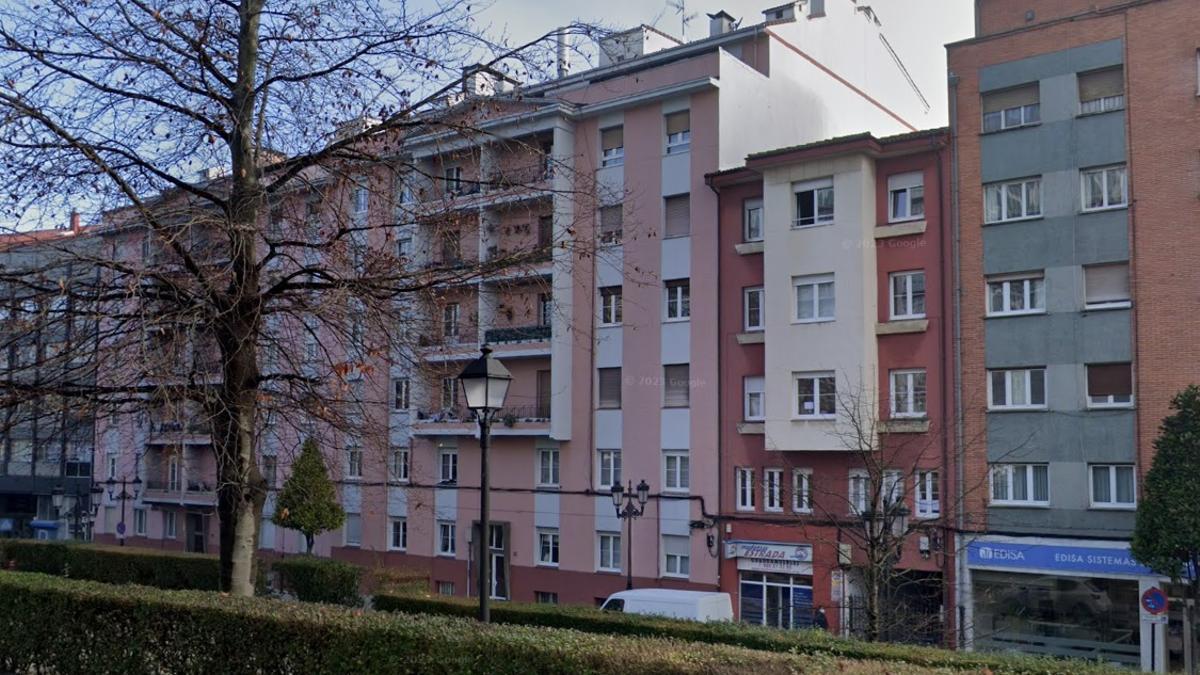 Detenido un joven en Oviedo por apuñalar a su novia y agredir a su madre