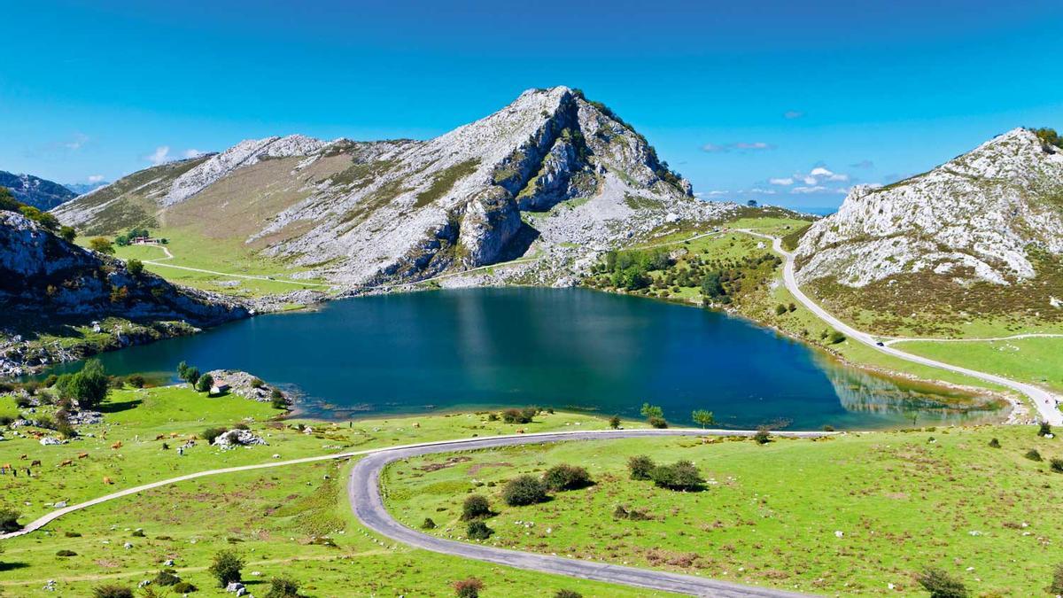 Ciclismo Los Lagos De Covadonga La Leyenda De La Vuelta A Espa a