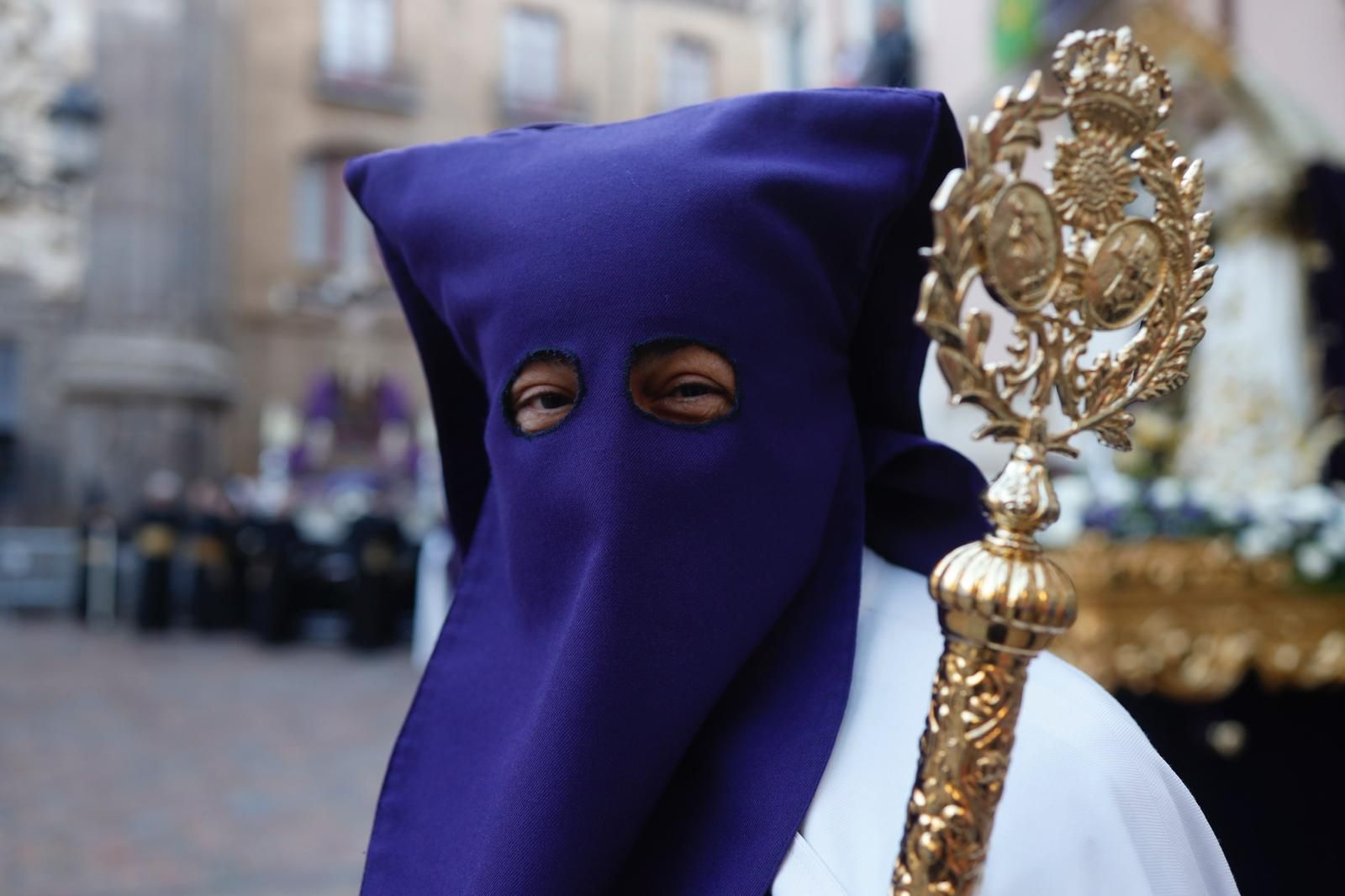 FOTOGALERÍA | Zaragoza se llena de capirotes y bombos en la procesión ...