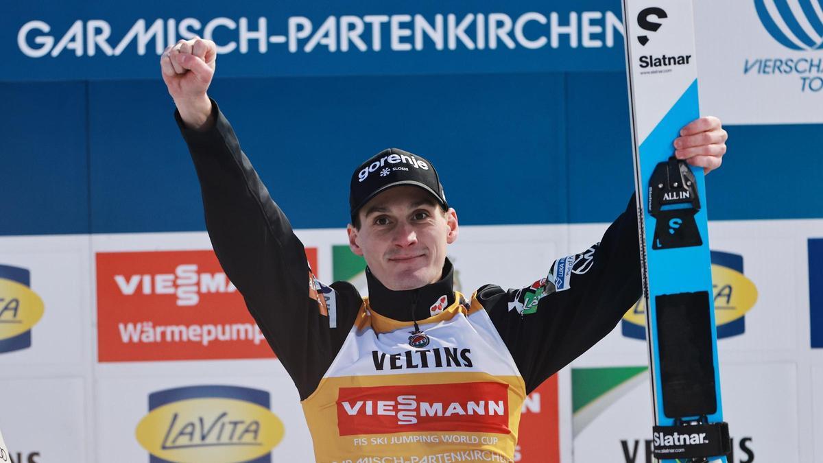 Los saltos de Año Nuevo son para Domen Prevc