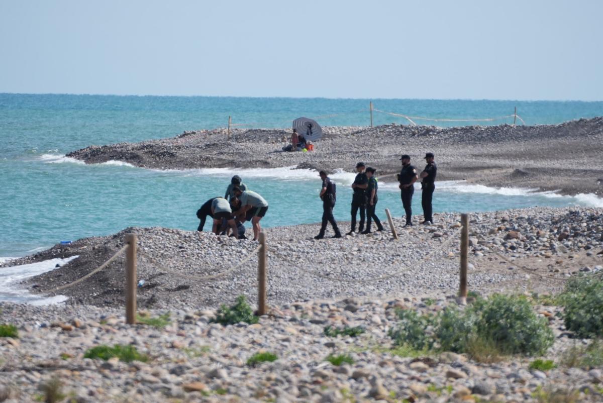 Hallado el cadáver del menor desaparecido en la playa de Almassora - El ...