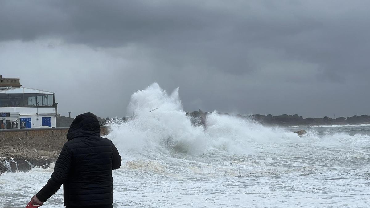 Alerta vermella per mala mar a l'Alt Empordà