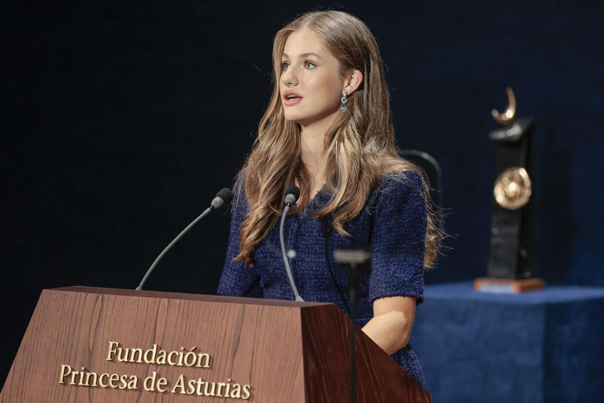 PREMIOS PRINCESA DE ASTURIAS | Los mejores looks de la princesa Leonor en los Premios Princesa ...