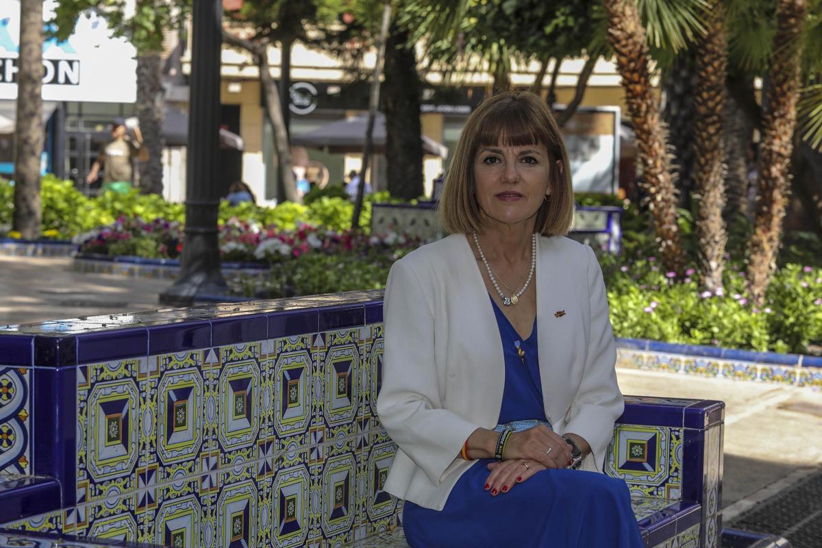 El PP aplaza el traspaso de poderes en Elche hasta negociar con Vox ...