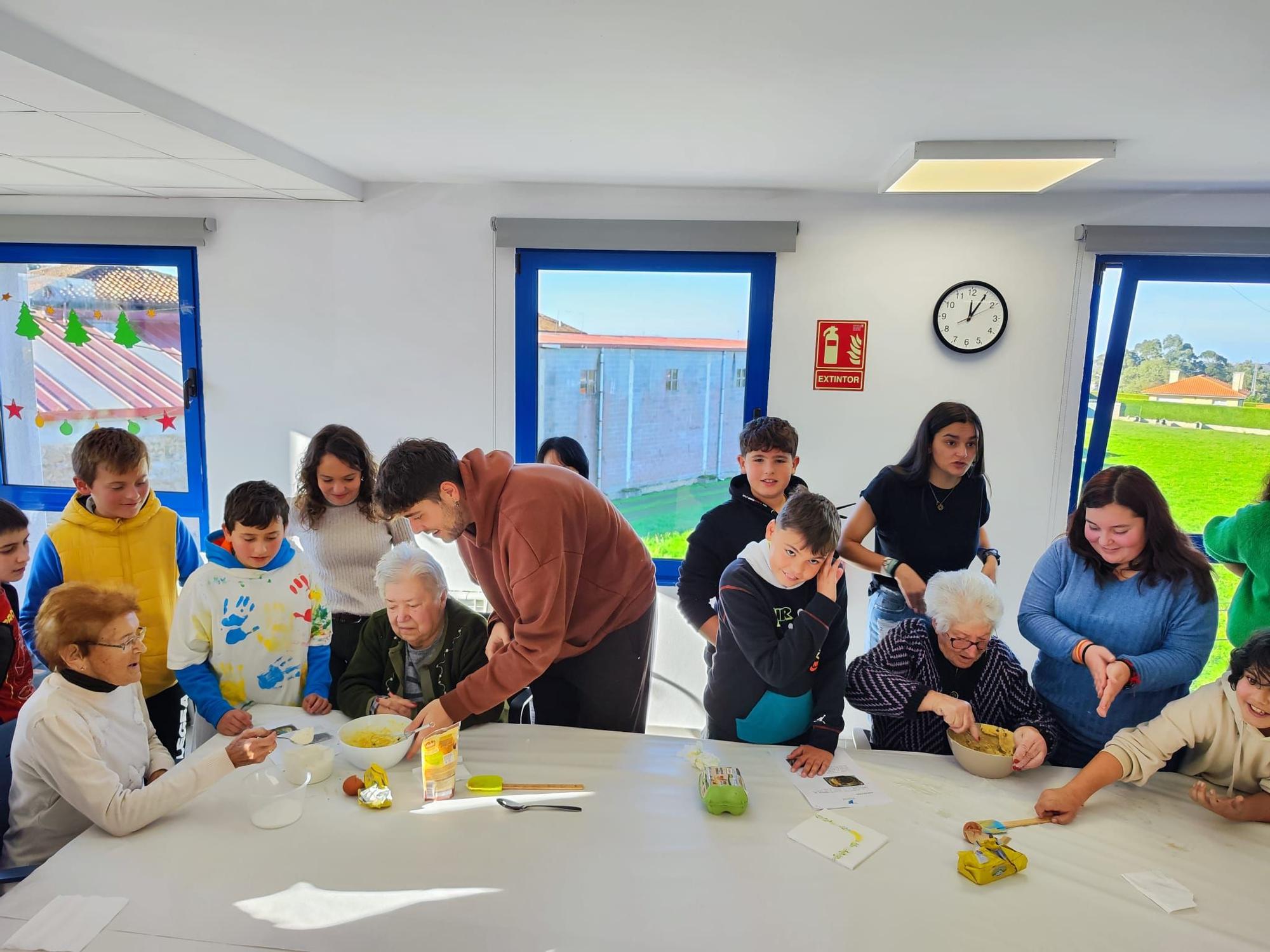 "Conociéndonos", el proyecto intergeneracional que emociona en Villaviciosa
