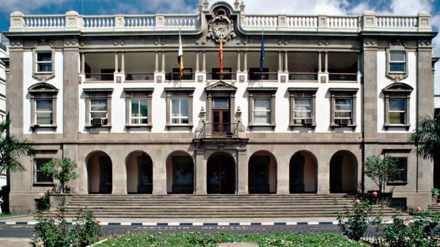 Edificios Santa Cruz de Tenerife: Edificio de la Autoridad Portuaria de ...