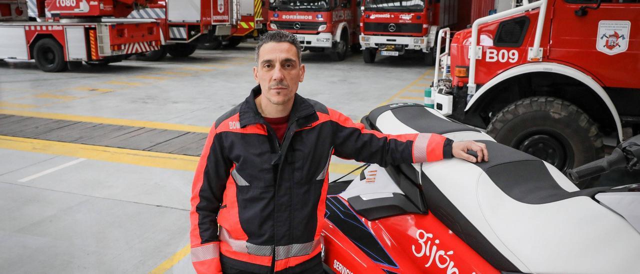 Pablo Ferrío, jefe de Bomberos en Gijón: "Cada vez vemos a más gente ...
