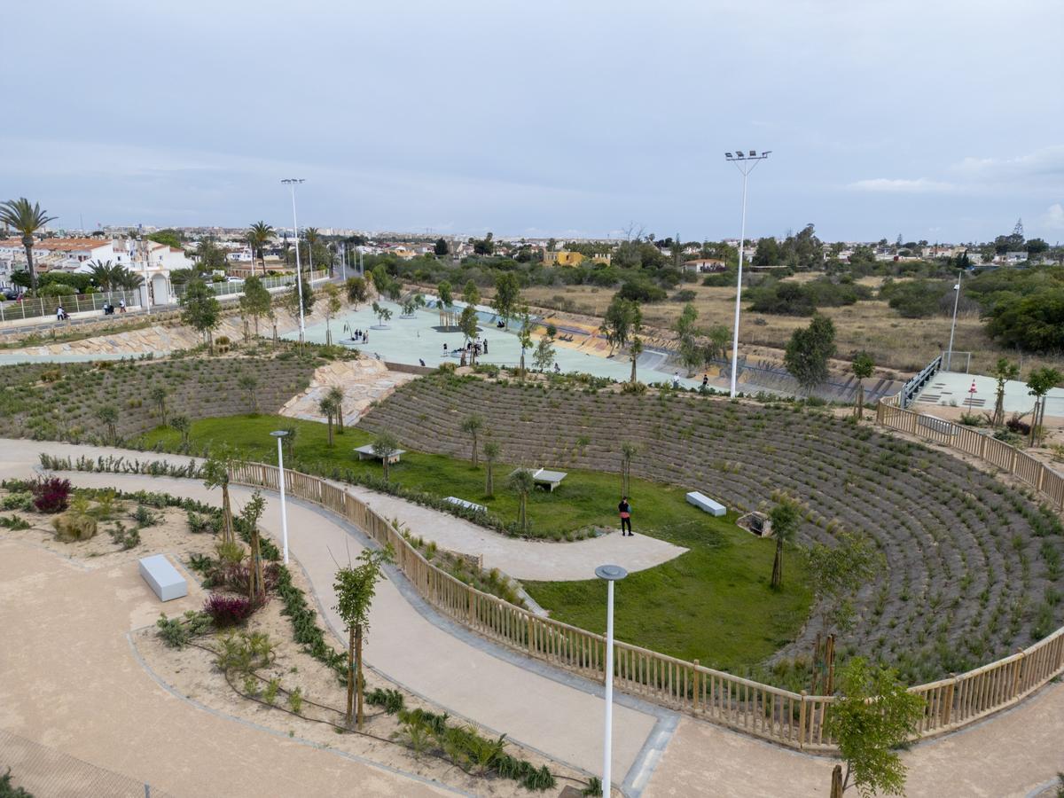 Parque inundable y... santuario para el skate en Torrevieja