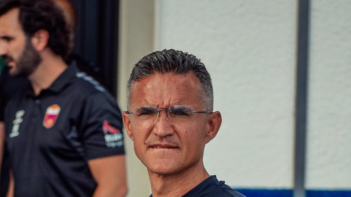 Dani Ponz empieza a impregnar su sello en el Eldense