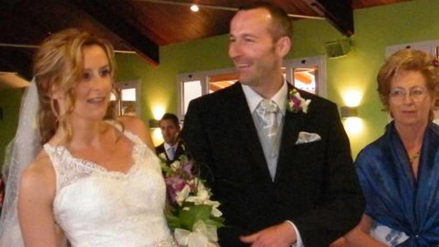 Llanera celebra su boda más internacional