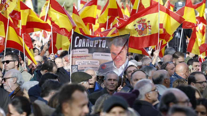 En imágenes | Concentración del PP contra el Gobierno en Madrid