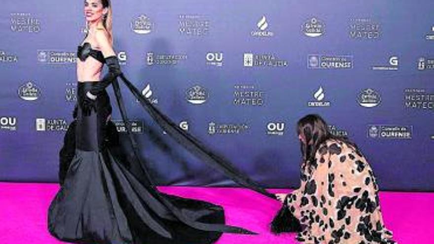 PREMIOS MESTRE MATEO 2023: ‘O corpo aberto’, de Ángeles Huerta, se alza ...