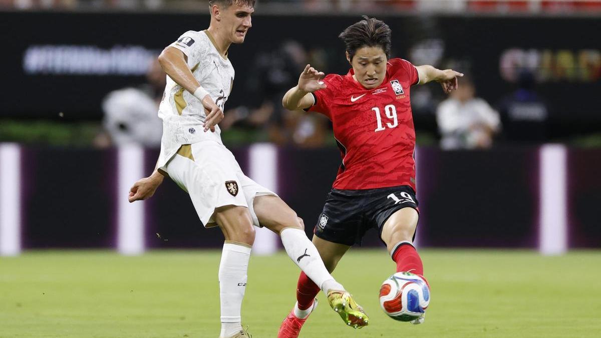 VALENCIA CF MUNDIAL Exhibición de Kang In Lee en el debut triunfal de ...