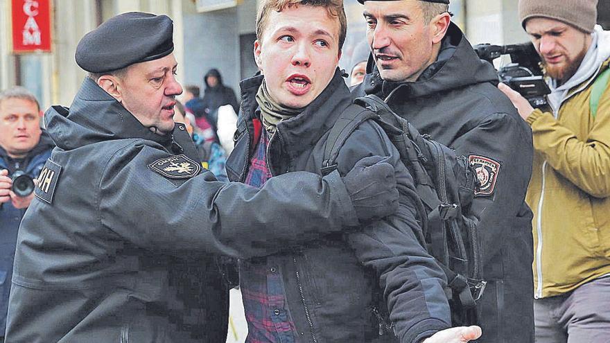 Qui és Roman Protasevich, el periodista detingut a Bielorússia?