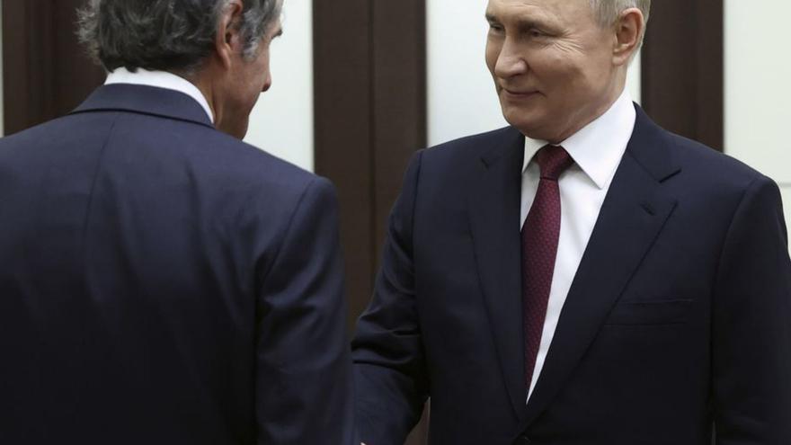 Putin i el cap de l’AIEA es reuneixen en plena alerta per Zaporíjia