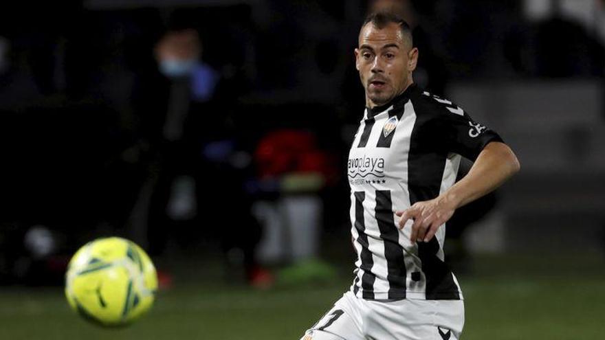 César Díaz sigue ejercitándose al margen y será duda ante el Sporting