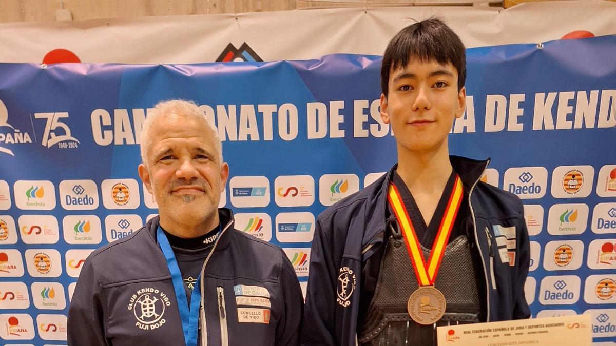 El vigués Naoki Komatsu Cabrera, medalla de bronce del campeonato de España de Kendo