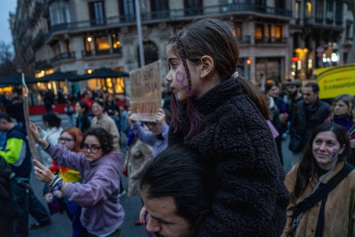 Protesta multitudinaria: miles de personas se movilizan en el 8M de ...