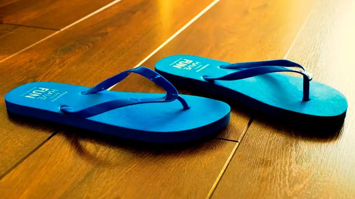 CONDUCIR CON CHANCLAS | ¿Se puede conducir con chanclas, descalzo o con ...