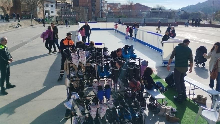 Puig-reig obre una pista de gel sintètic per aquest cap de setmana