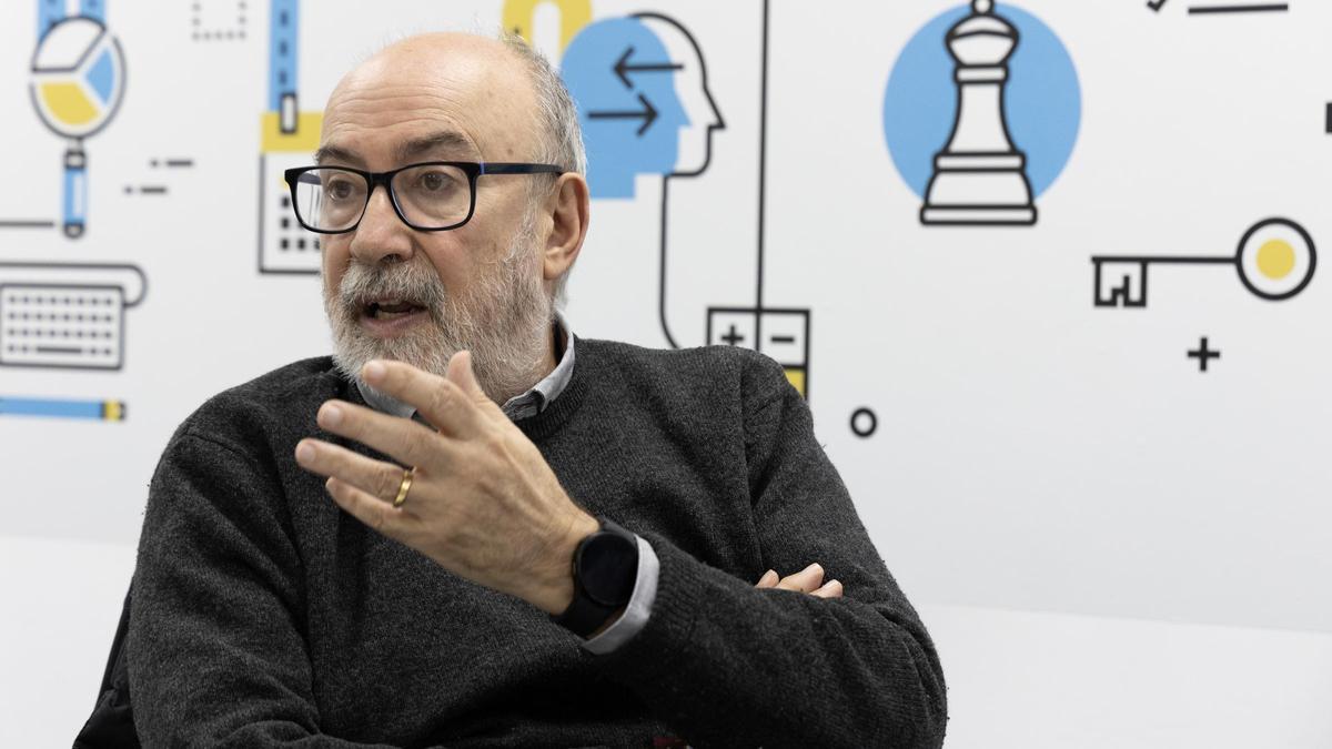 Sumar sitúa a Manuel Alcaraz como cabeza de lista por la provincia para ...