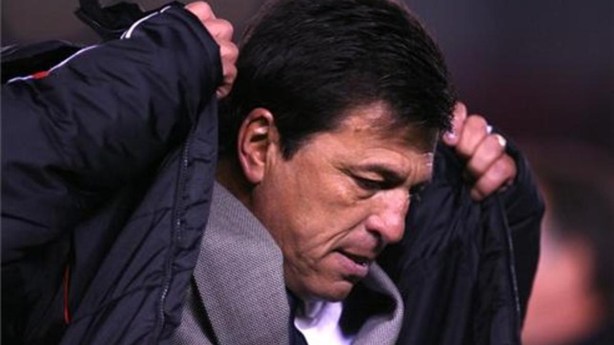 Passarella quiere quitar a Messi la capitanía de Argentina