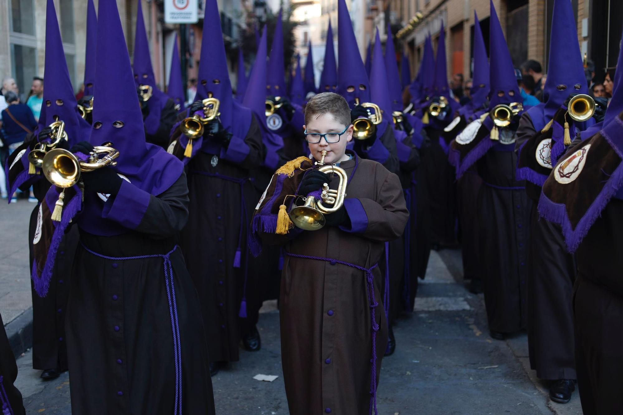 FOTOGALERÍA | Zaragoza se llena de capirotes y bombos en la procesión ...