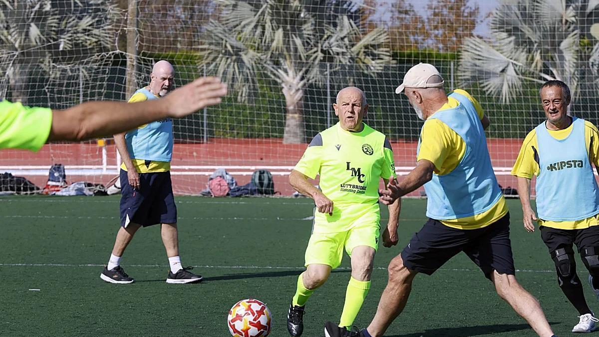 El Wabol, el fútbol para mayores de 50 años que no despega en Valencia ...