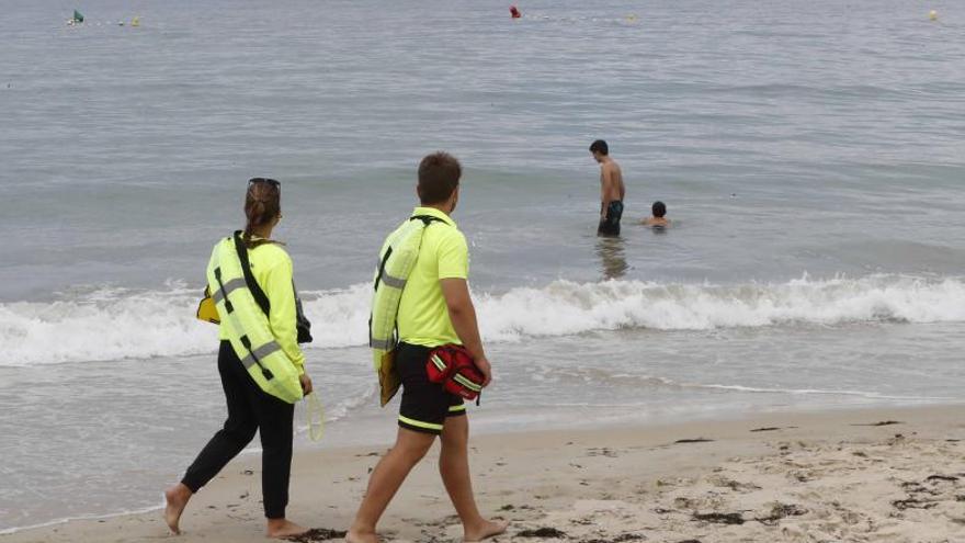 El servicio de socorrismo de las playas atendió 25 auxilios cada día