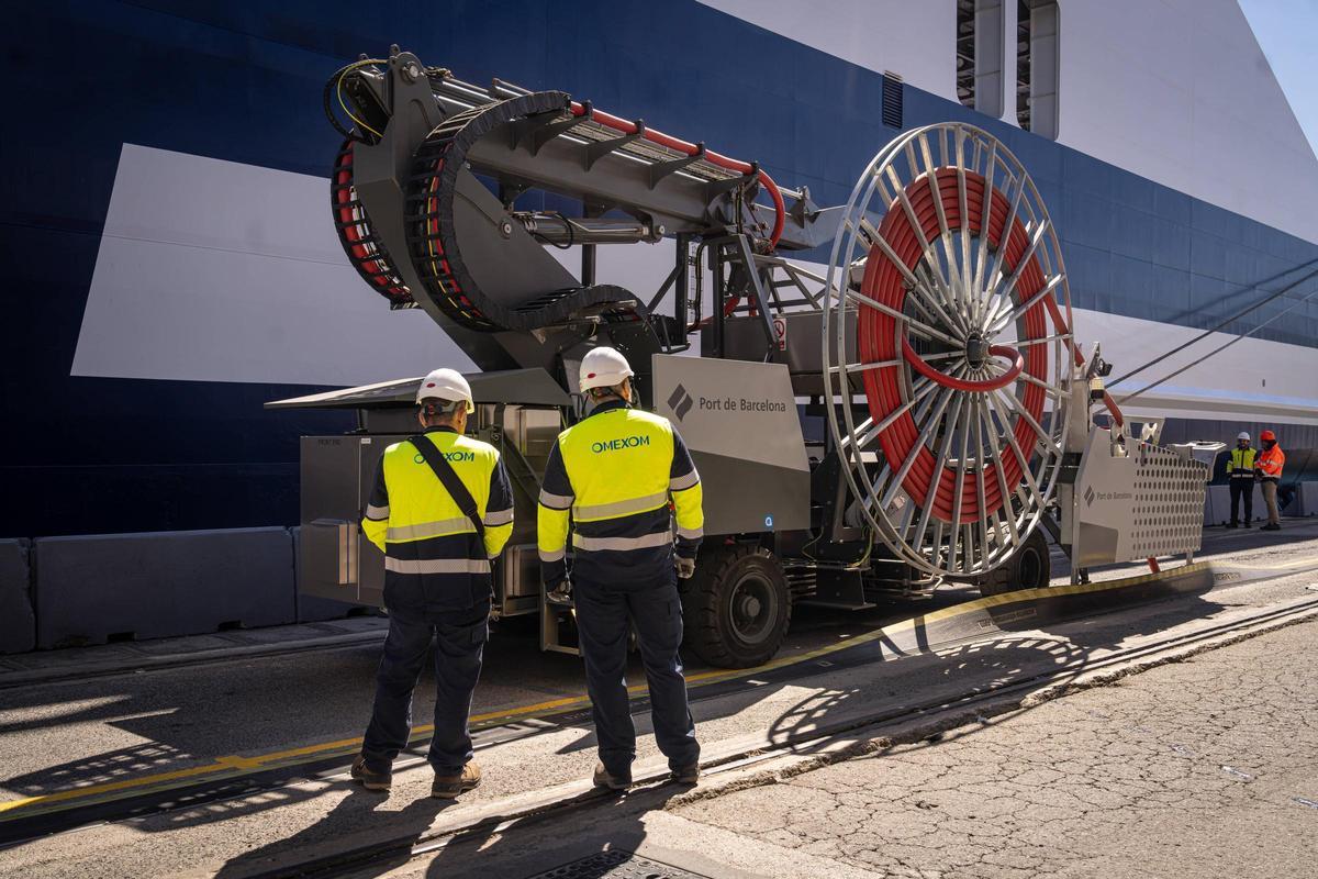 El Port de Barcelona estrena la conexión eléctrica de la terminal de ...