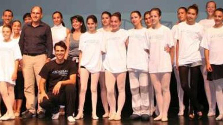 Igor Yebra desvela los secretos de la danza en Teulada-Moraira ...