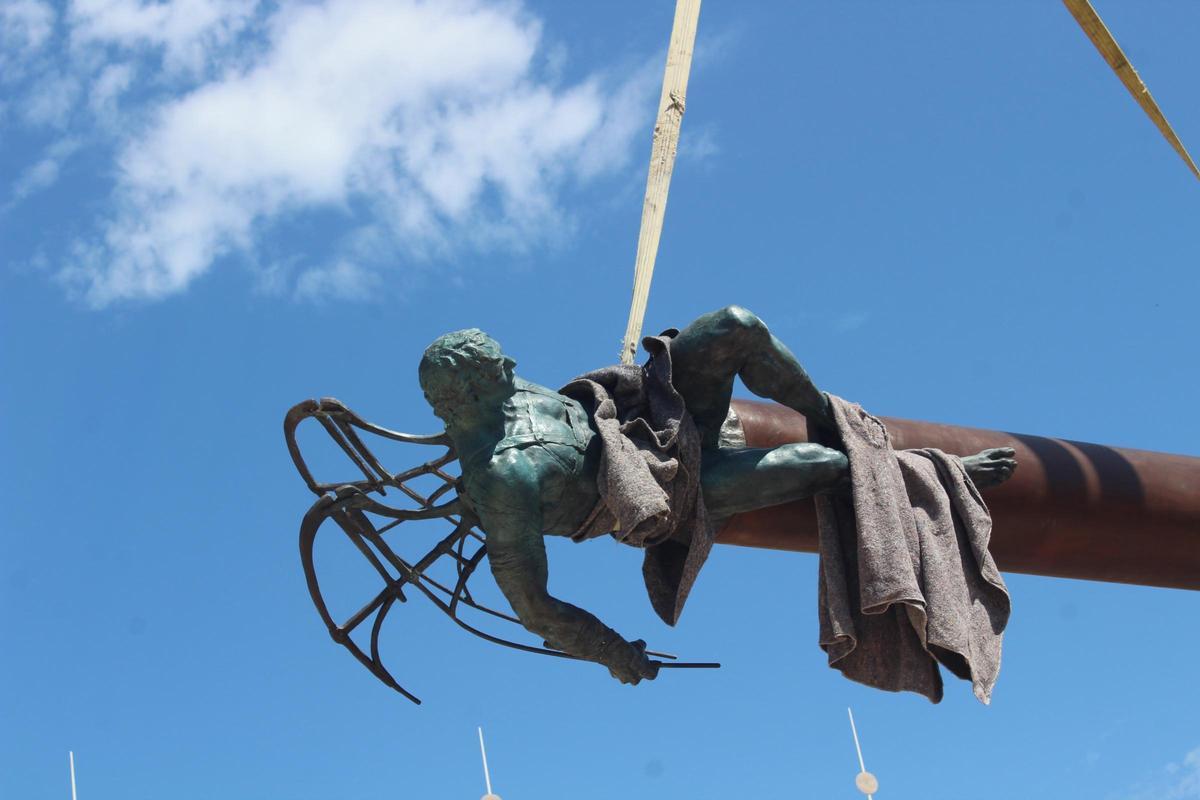 Ícaro y el vuelo del arte en Dénia (imágenes)
