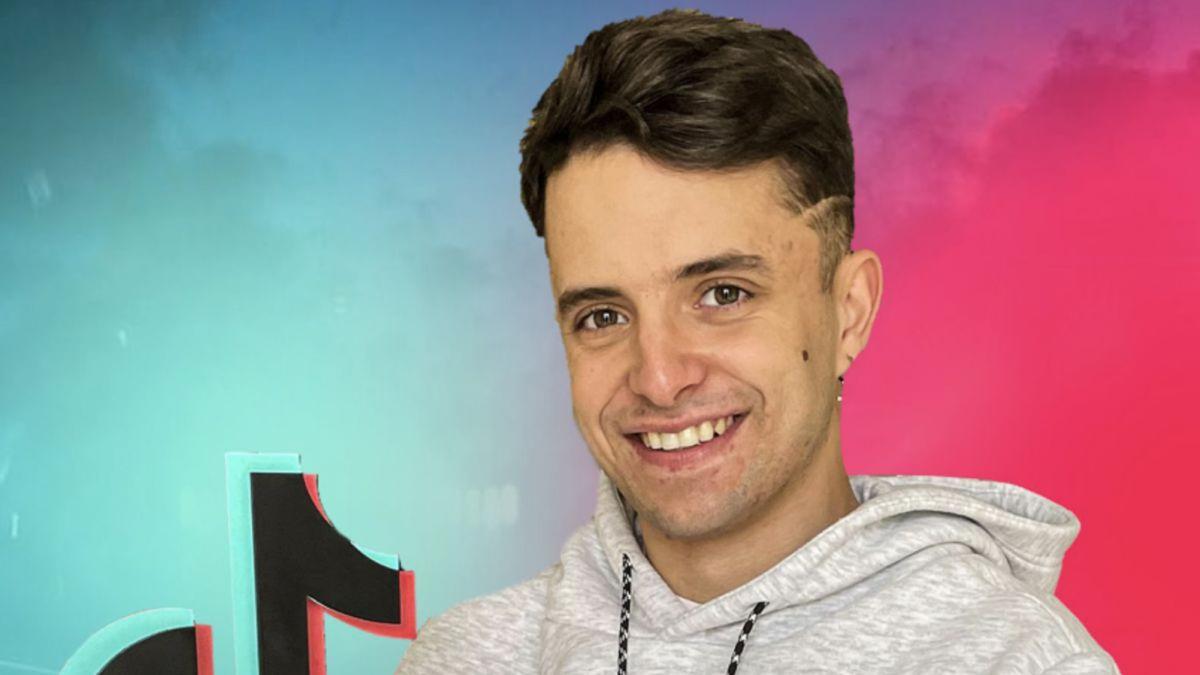 Adri Contreras revela la curiosa felicitación a Piqué en el grupo de ...