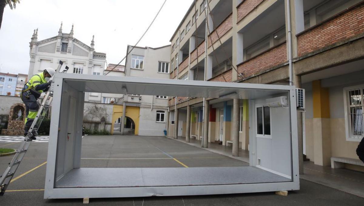 Colosal operativo para el traslado de los niños del San Vicente