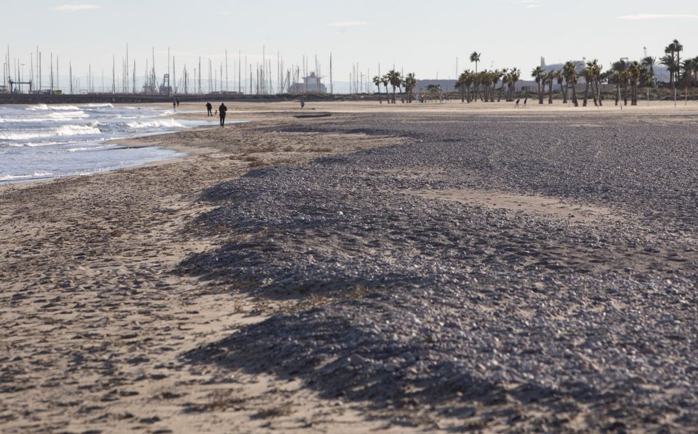 Sigue el avance de las piedras en la playa de Canet d'En Berenguer